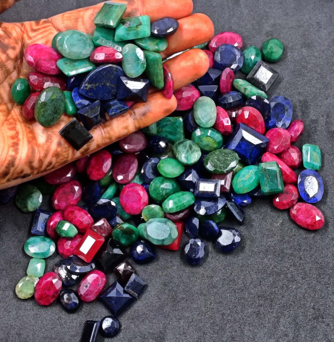 Green Emerald, Blue Sapphire & Red Ruby Available Stock 5000 Ct/1 Kg ...