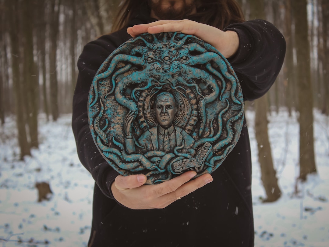 Bas-relief of Howard Phillips Lovecraft, Lovecraft Figure, Lovecraft ...
