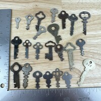 Lot of 5 Mixed Odd Unusual Padlock Lock Keys Specialty Keys Flat Steel ...