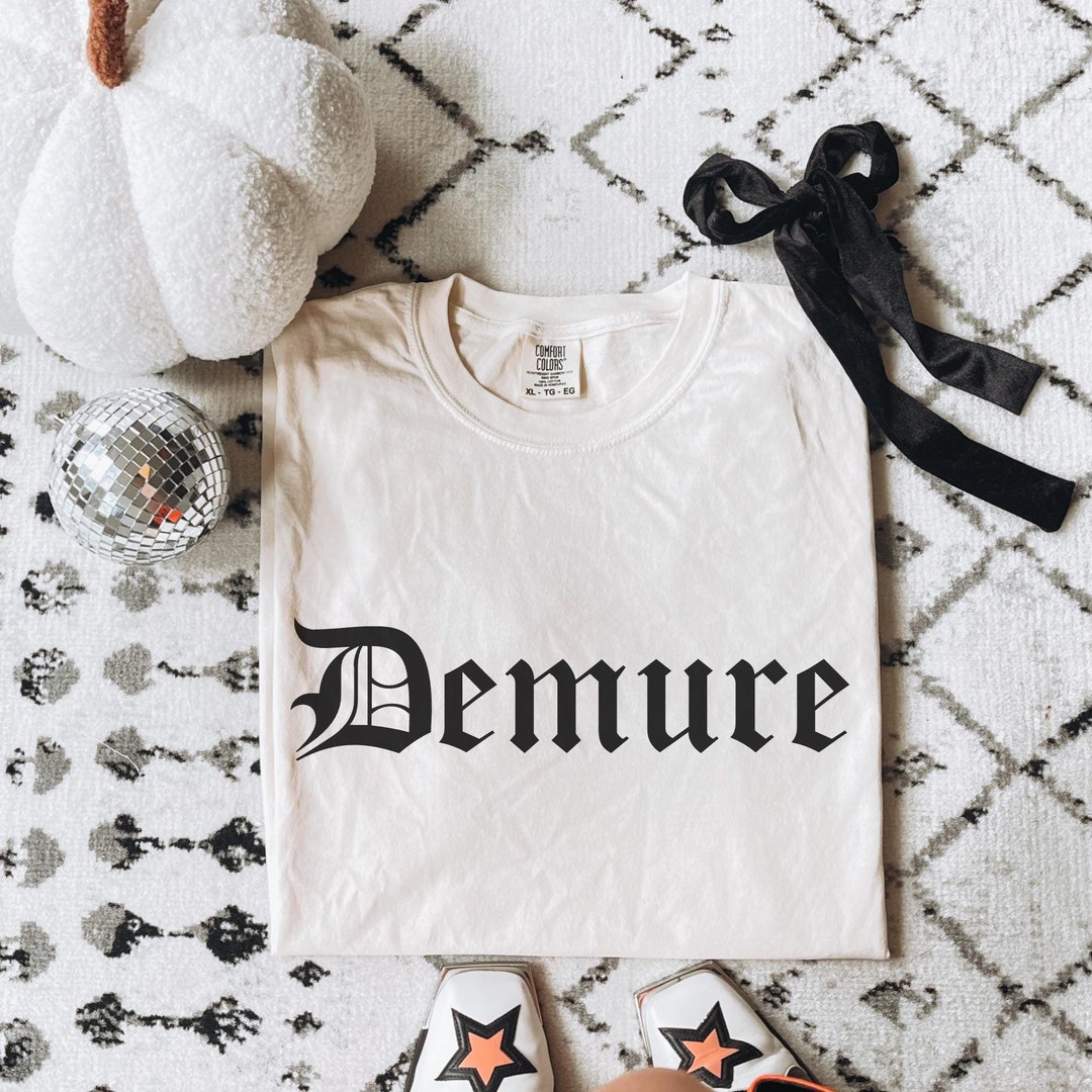 Demure Comfort Colors Aesthetic Fall Outfits Christmas Shirt Trendy ...