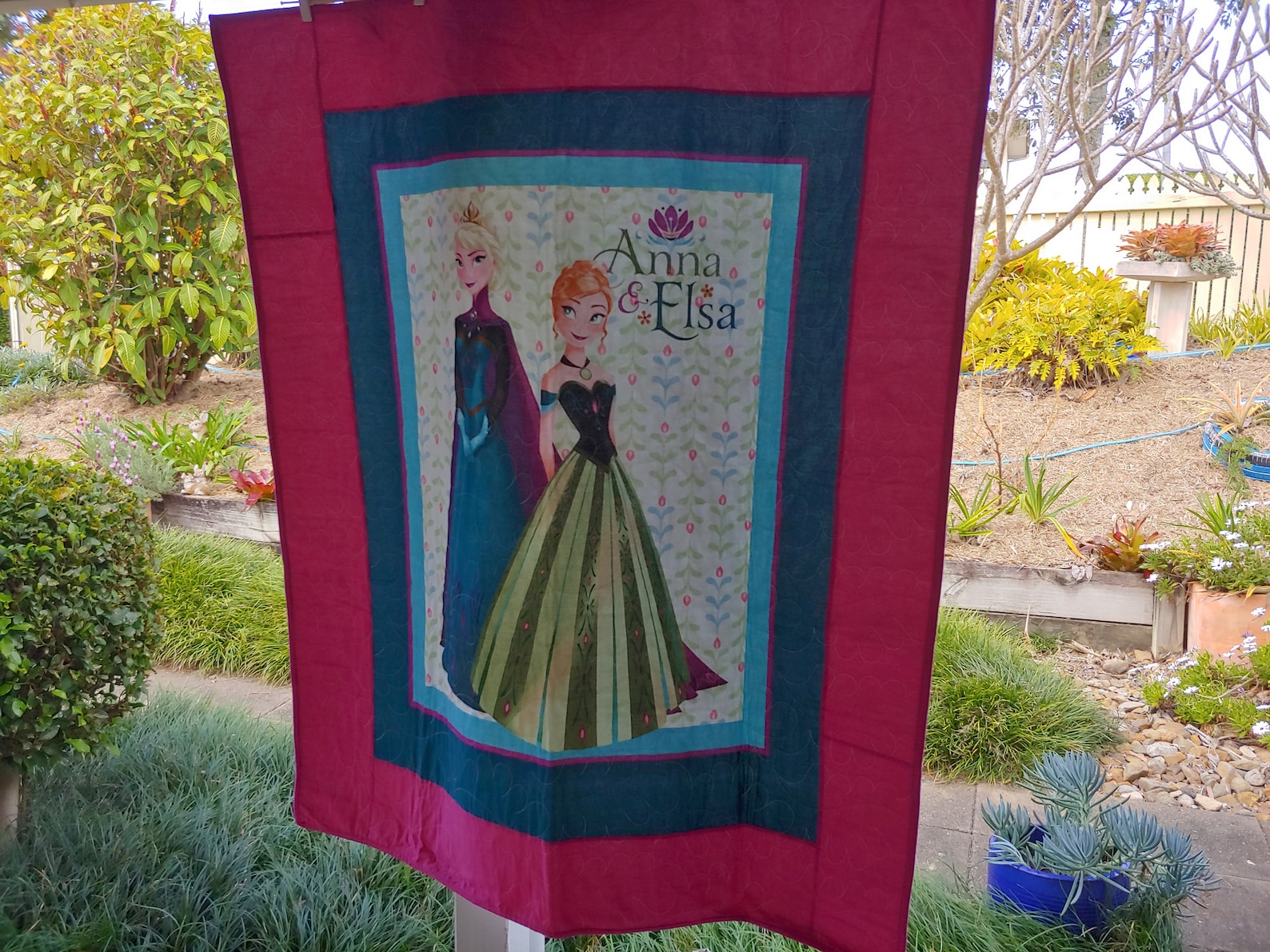 Elsa and Anna Quilt Frozen - Etsy