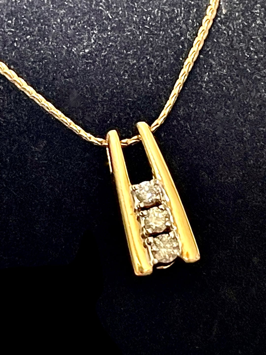 C40325) 14K Yellow Gold, Three Diamond, Slide Pendant on 20" Box Chain ...