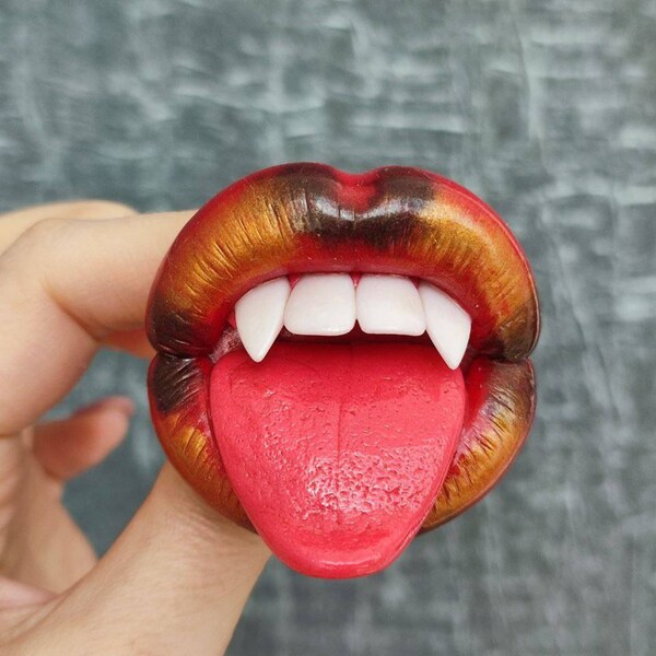 Lips Pin - Etsy