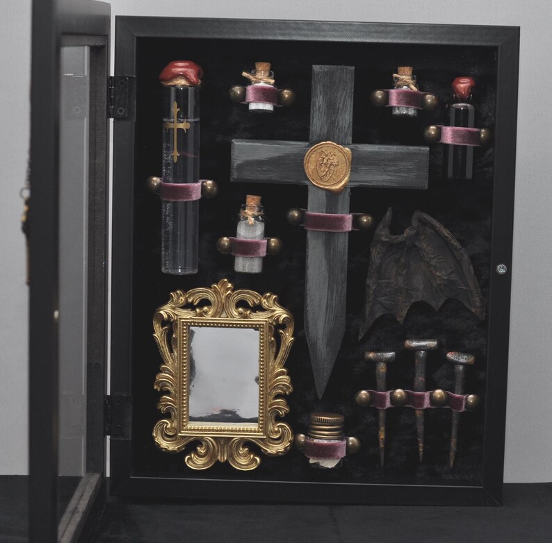 Nosferatu Vintage Vampire Hunting Kit Shadow Box-no. 1 - Etsy