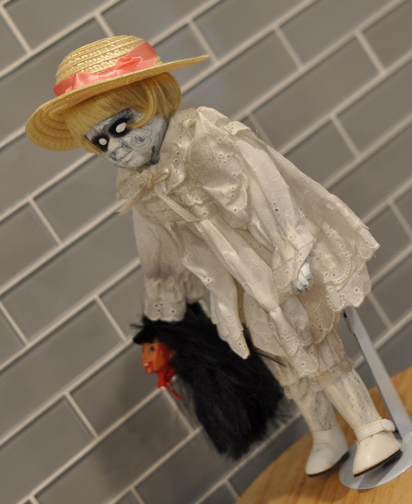 ゾンビ - 磁器製の不気味で恐ろしいアンデッドホラー人形 - レスリー - Etsy 日本