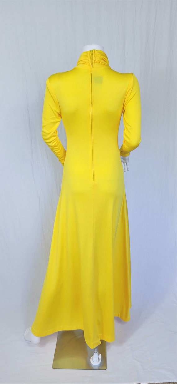 Joy Stevens 1970's Bright Yellow Turtle Neck Long Sli… - Gem