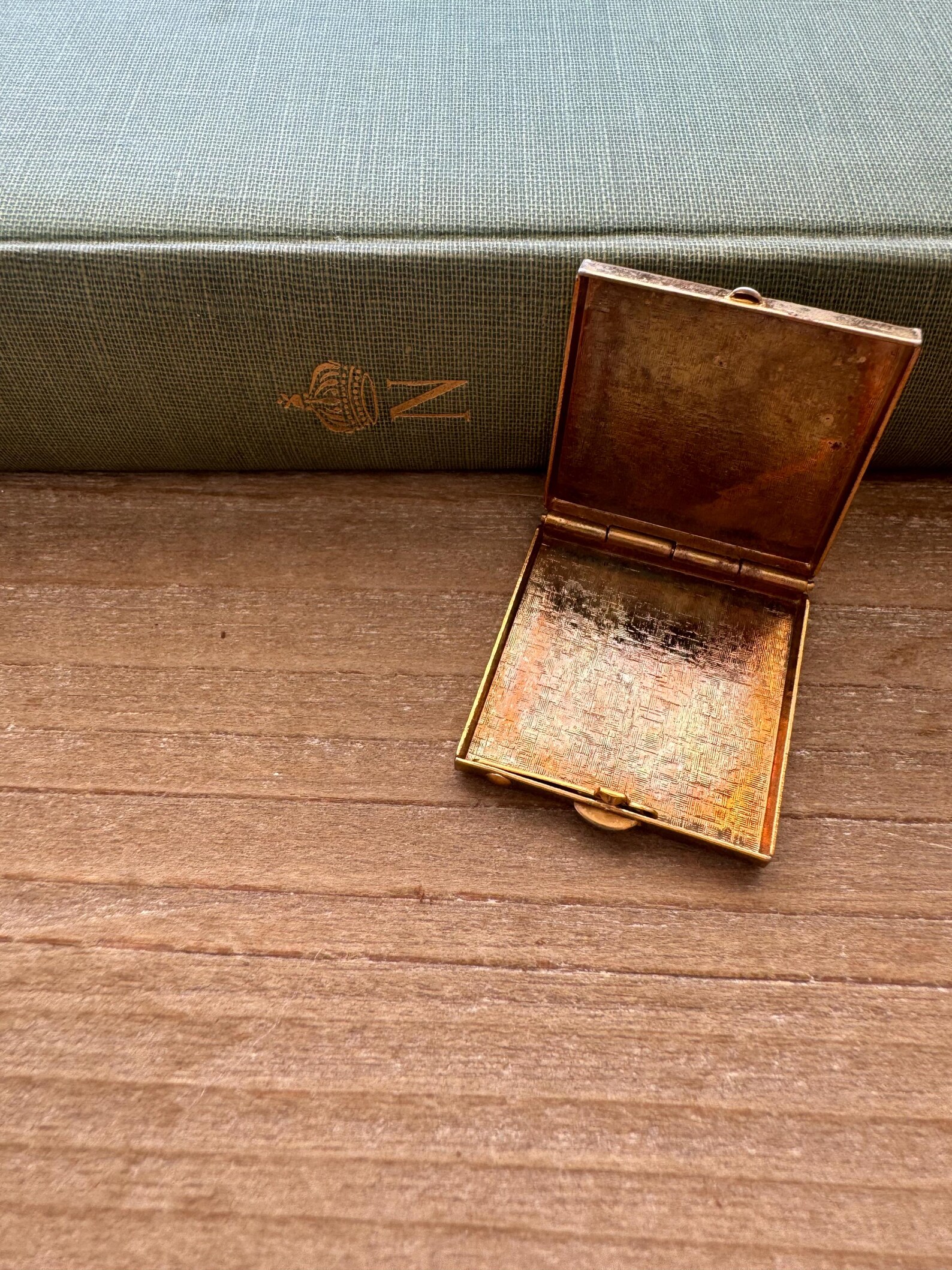 Mini Vintage Gold Pill Box Pill Box Vintage Pill Case Square Pill Case ...