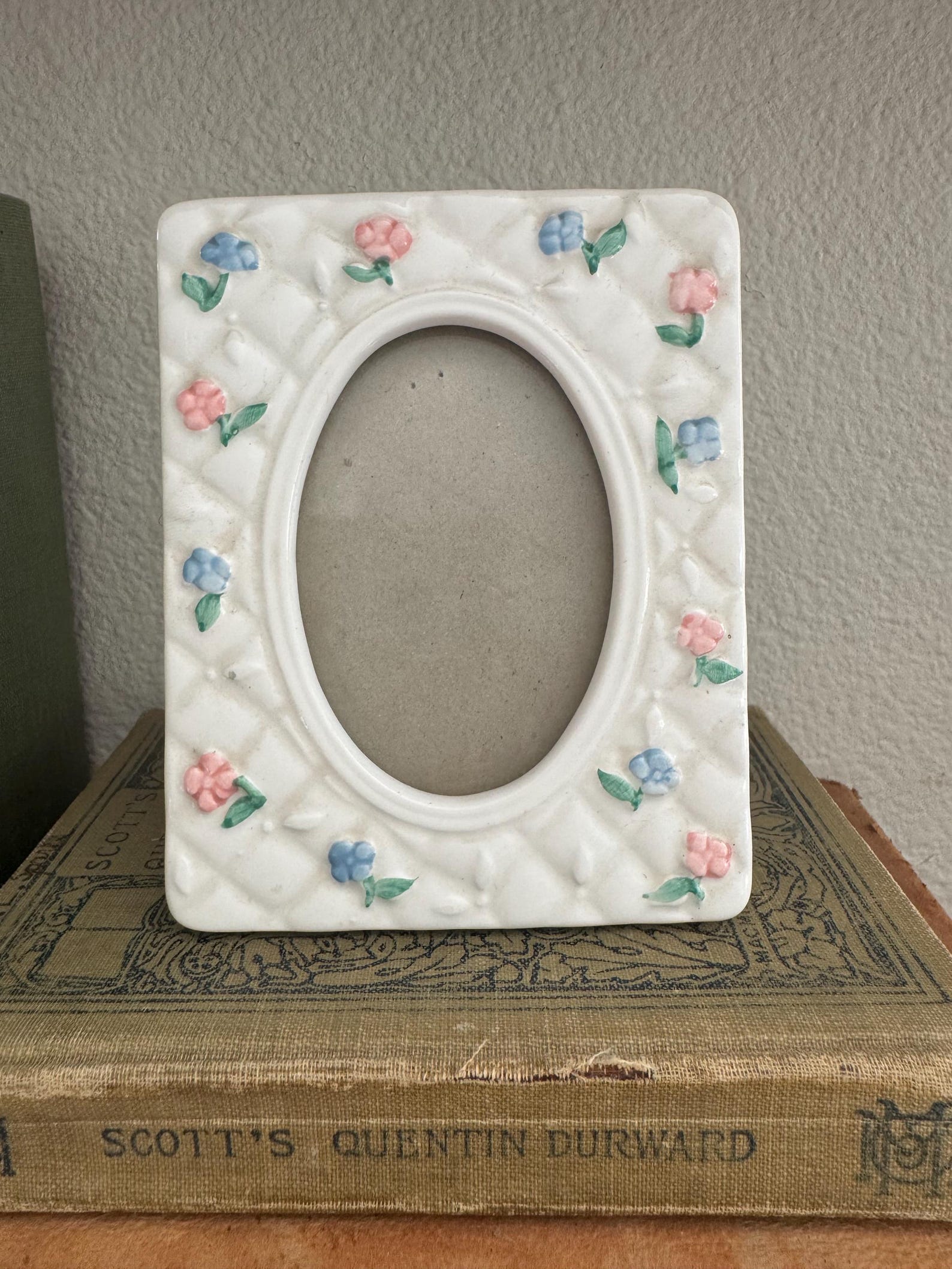 Ceramic Heart Picture Frame Mini Heart Frame Gold and Cream Ceramic ...