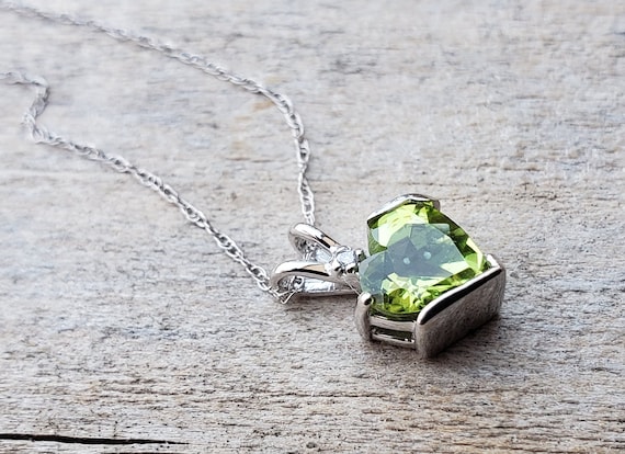 10K Peridot Heart Diamond Pendant and Necklace - Gem