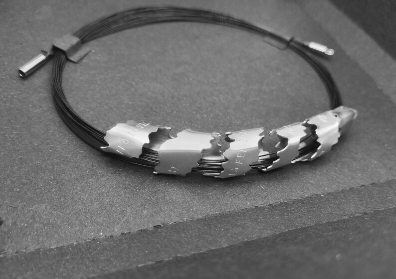 Mein Lieblingslied, Musik-Halskette, diskrete Halskette, Lied-Halskette ...