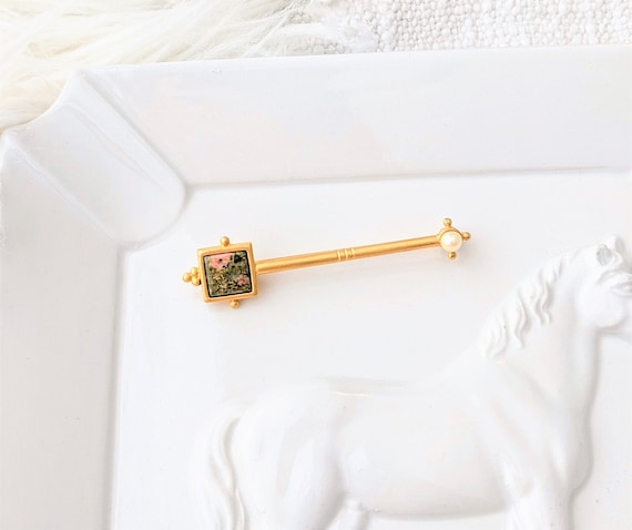Ann taylor brooch store