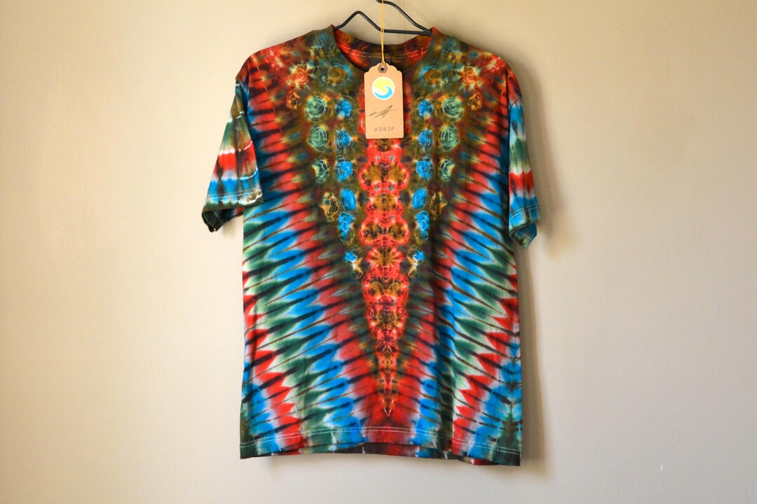 Authentic Tie Dye T-shirt, Hand-dyed Kaleidoscopic Shirt, Medium - Etsy