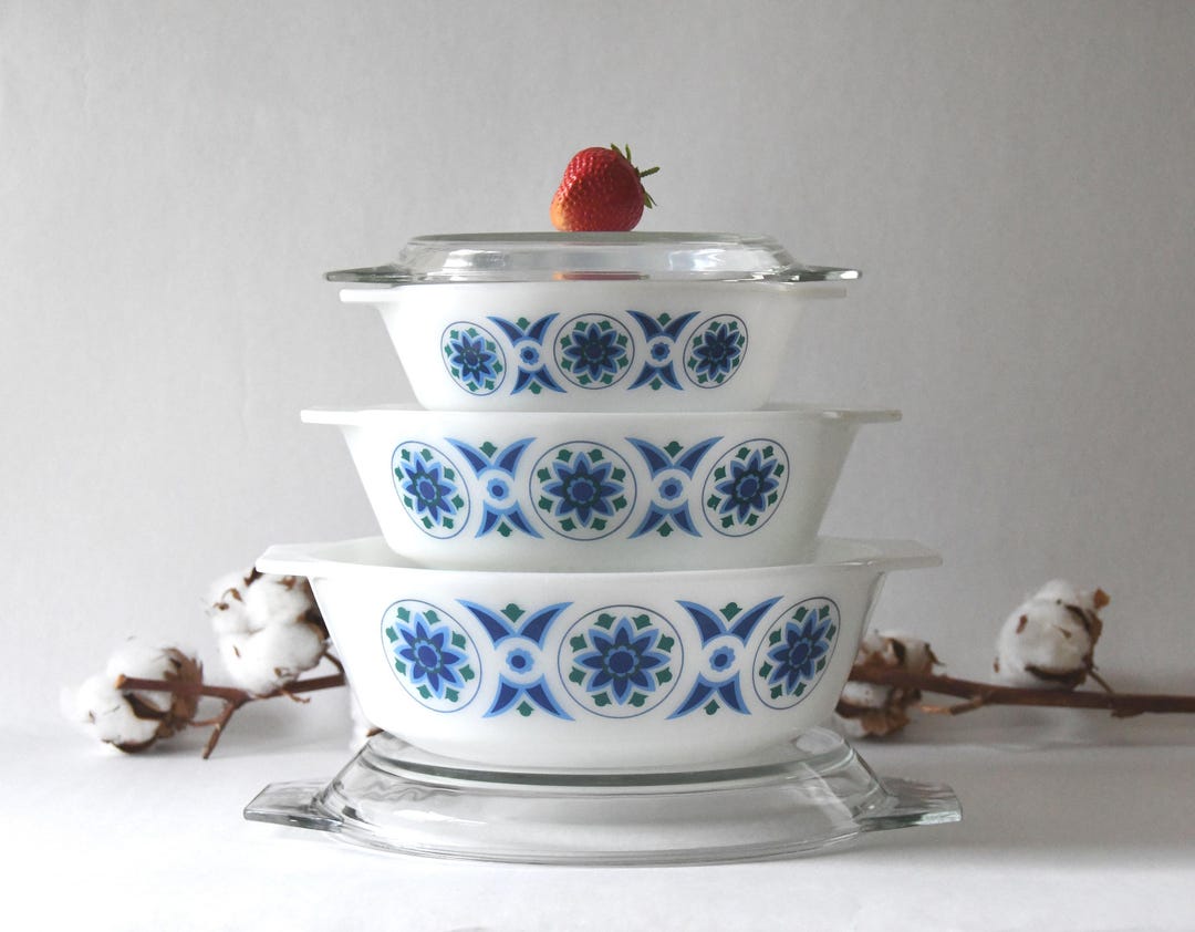 3 JAJ Pyrex. Sea Lily Bowls With Lid. Rare Green and Blue Flowers ...