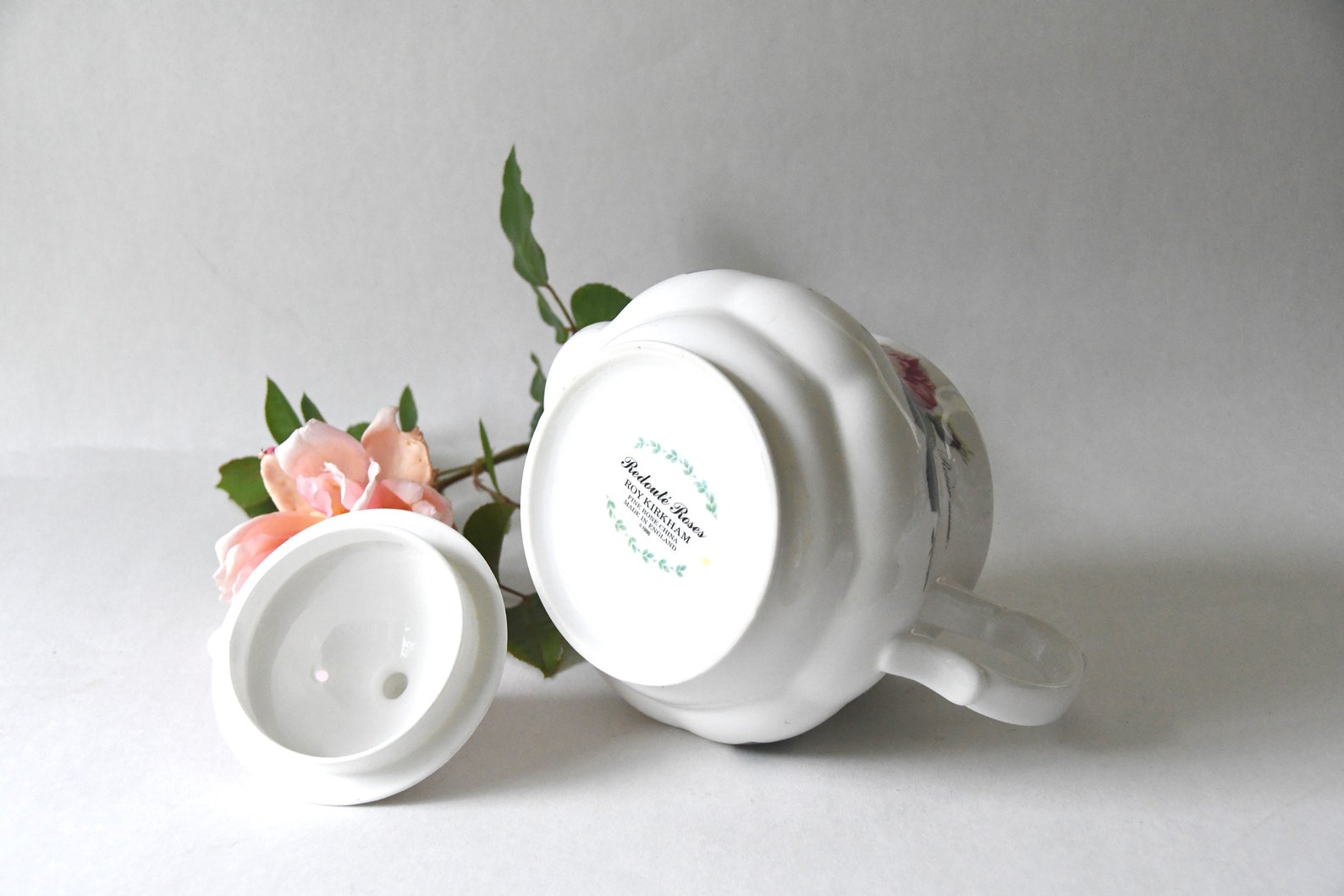 Roy Kirkham REDOUTÉ ROSES Teapot. Rosa Muscosa - Etsy