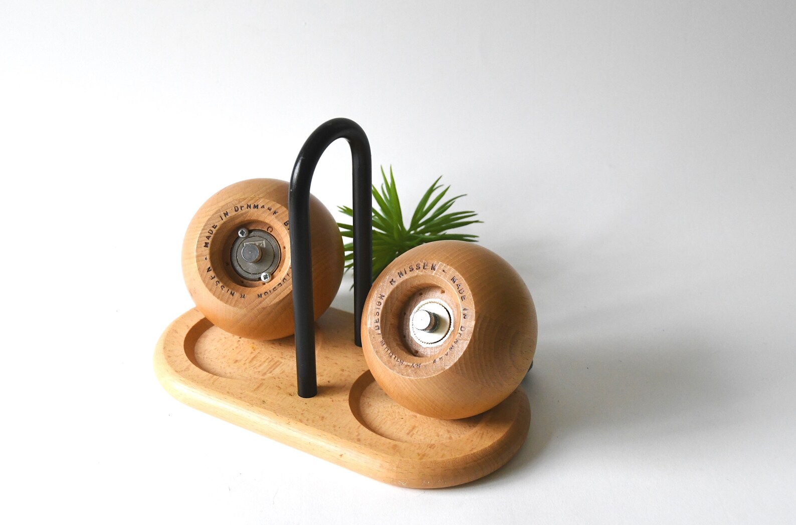 Nissen Denmark. Salt and Pepper Set. Modern Salt Pepper Grinders ...