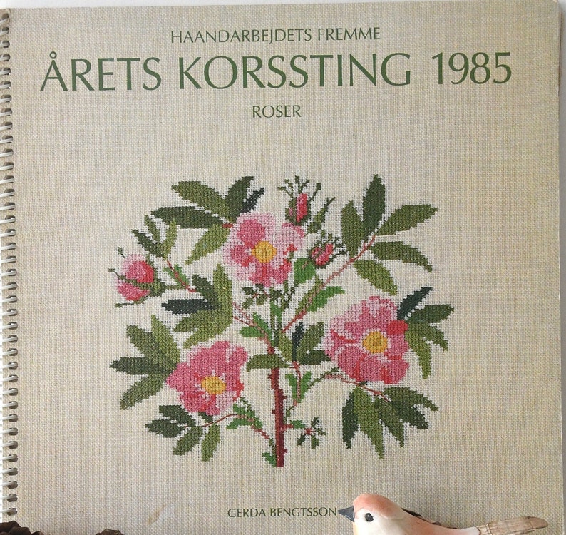Roses Cross Stitch. Book 1985 Haandarbejdets Fremme. Danish Handcraft ...