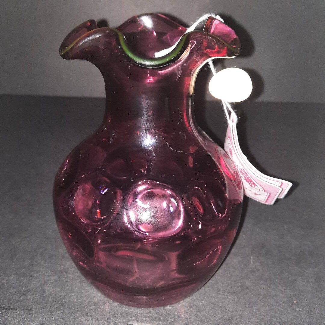 Petit vase vintage Angelo Rossi en verre canneberge, fabriqué au Canada ...