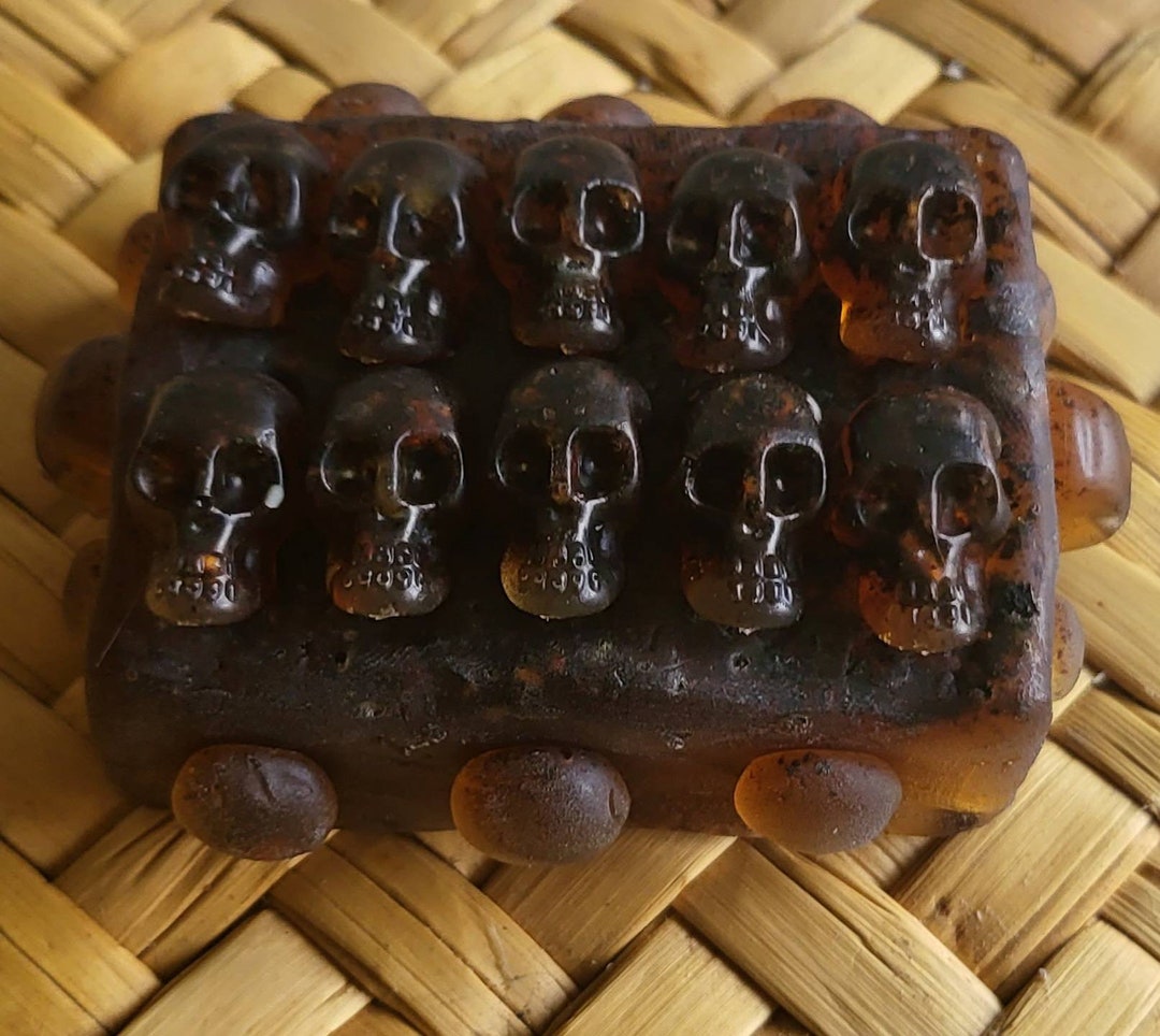 Tzompantli ~ Day of the Dead ~ Rack of Skulls ~ Jabón Copal Negro~black ...
