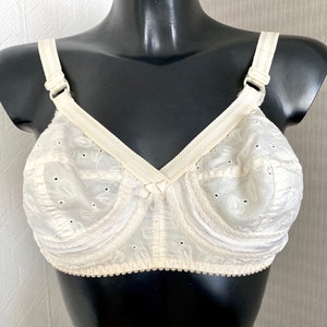 Vintage 50s White Bullet Spitz Bra Dead Stock Vintage Lingerie Romantic ...