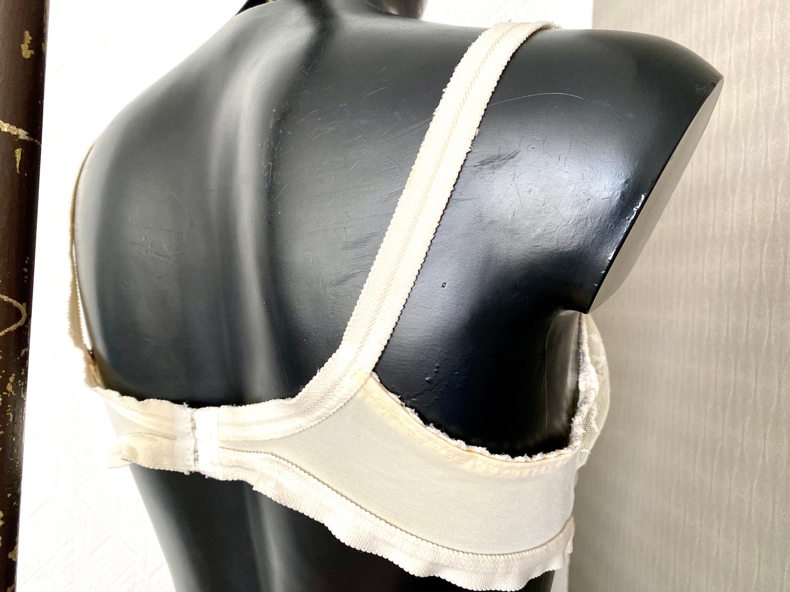 Vintage 60s White Lace Bullet Bra Romantic Vintage Lingerie Transparent ...