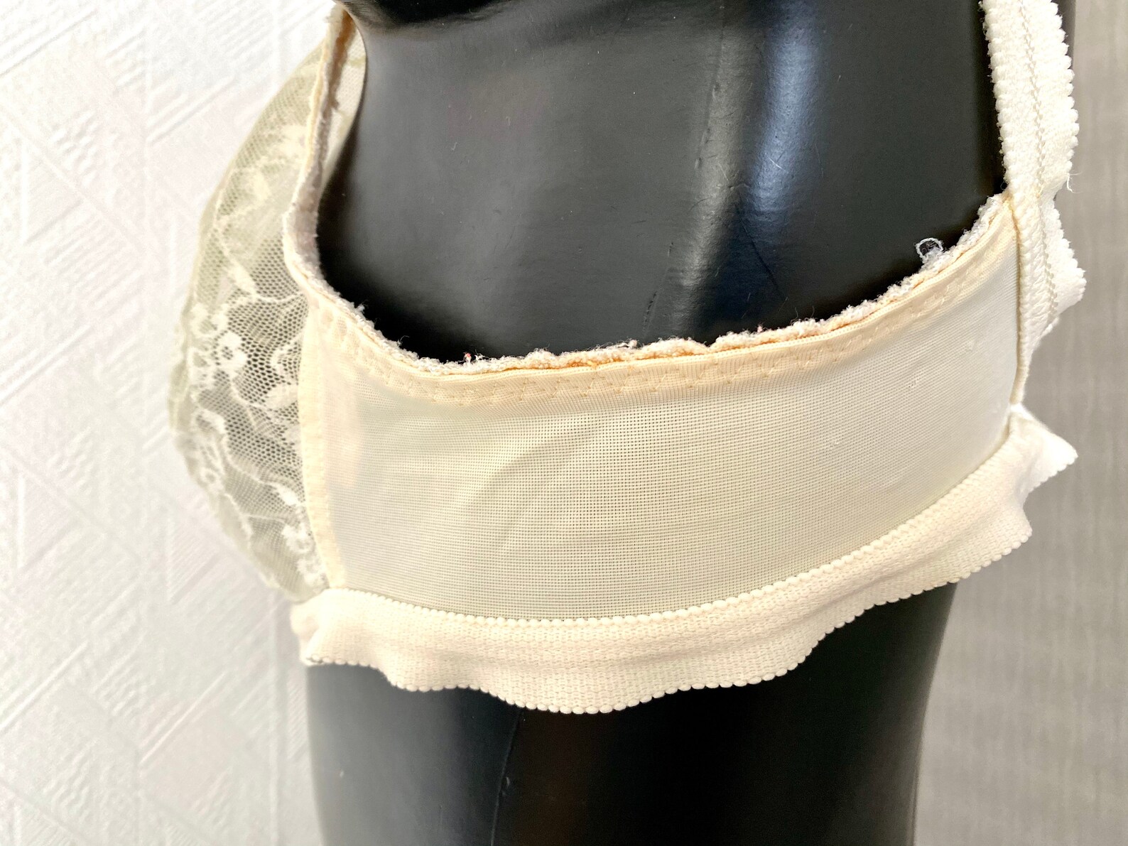 Vintage 60s White Lace Bullet Bra Romantic Vintage Lingerie Transparent ...