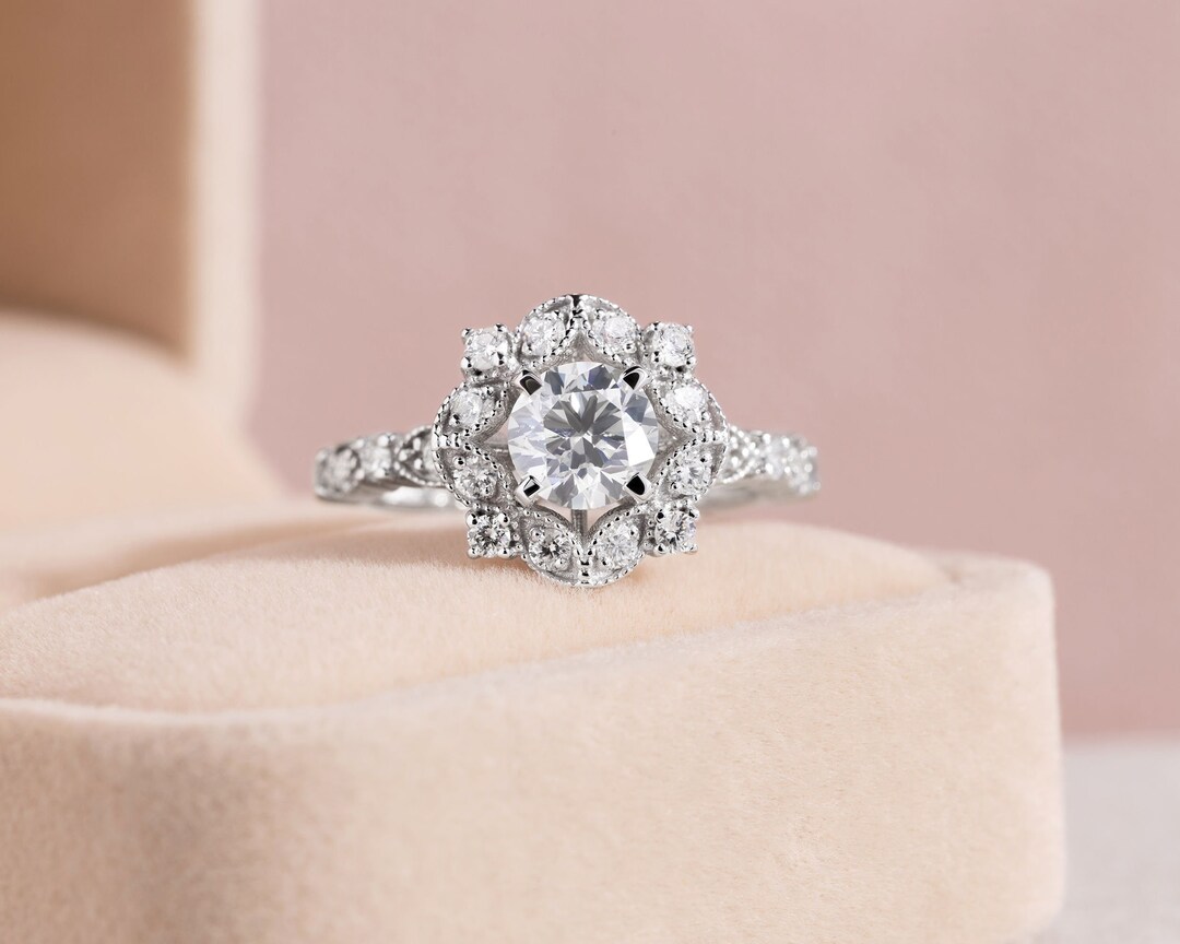 1.55 Ct Beautiful Floral Engagement Ring Round Cut Diamond Flower ...