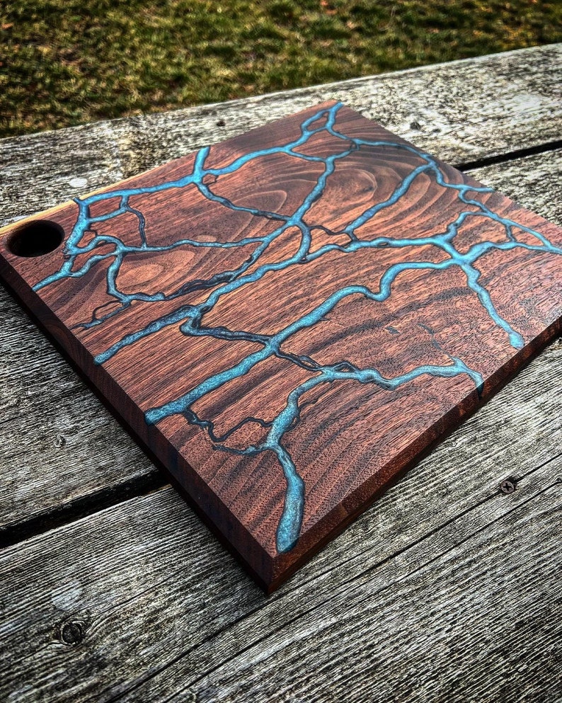 Epoxy Fracture Burnt Charcuterie Board Lightning Serving - Etsy Canada
