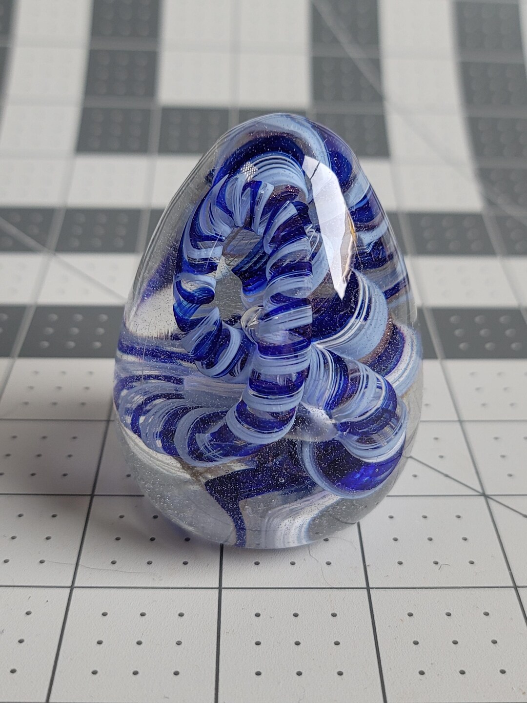 Vintage Joe Deanda Egg Shaped Glass Paperweight Blue White Spiral ...