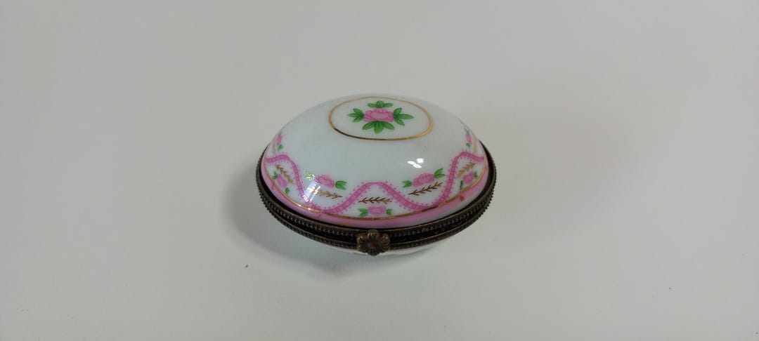 P## Collectable Vintage French Porcelain Pill Box / Trinket Box ...