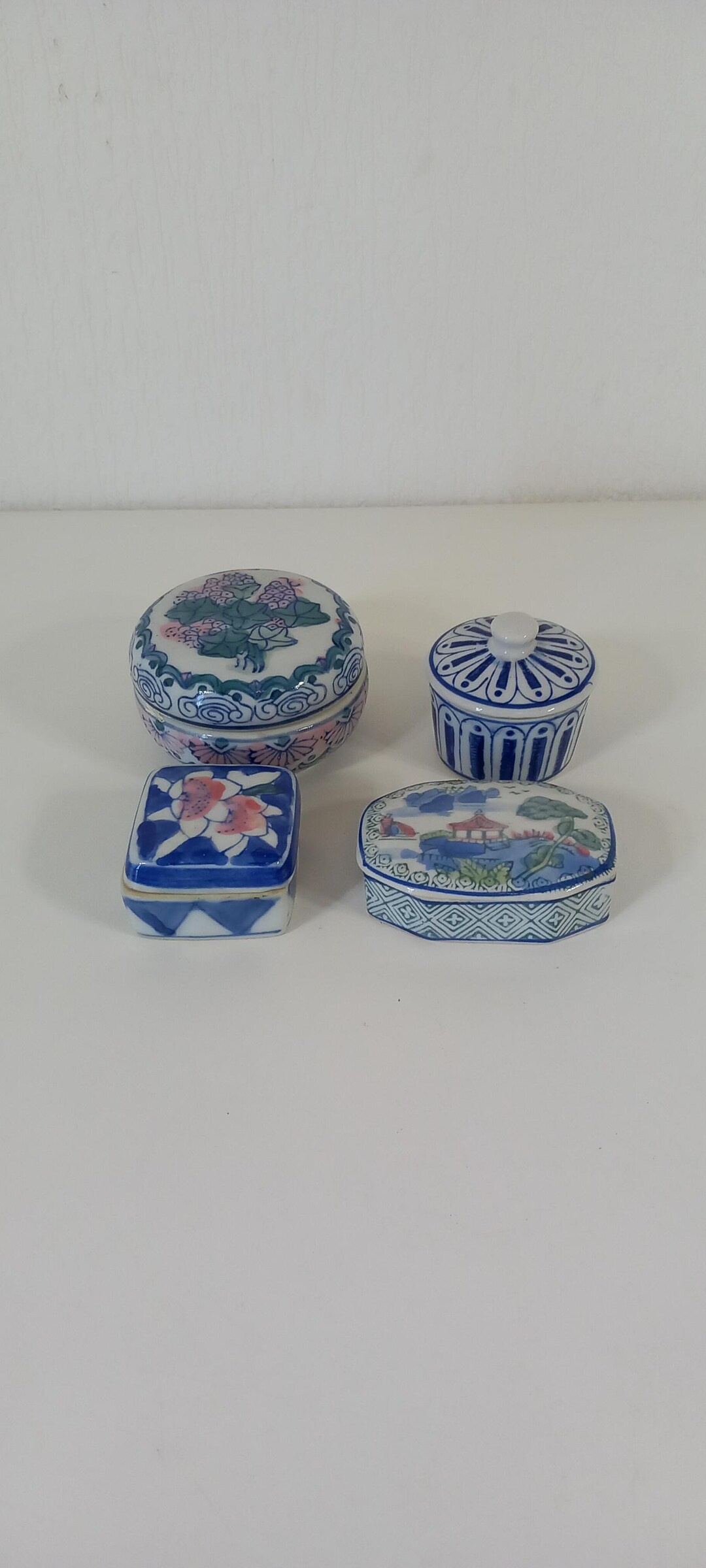 Lot of 4 Collectable Vintage Porcelain Pill Boxes / Trinket Boxes ...