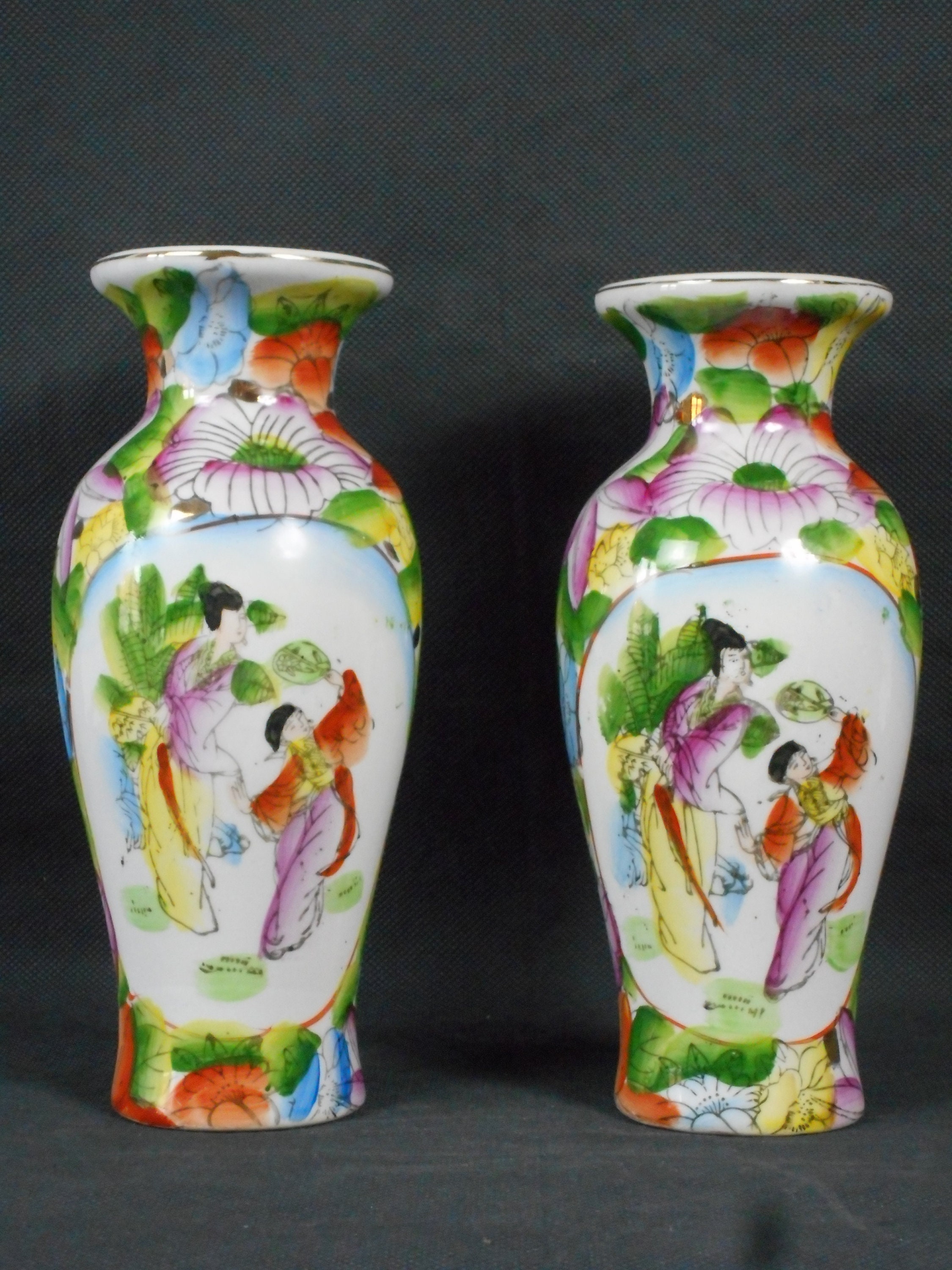 Pair of Stunning Vintage Japanese / Asian Hand Painted Vases / | Etsy