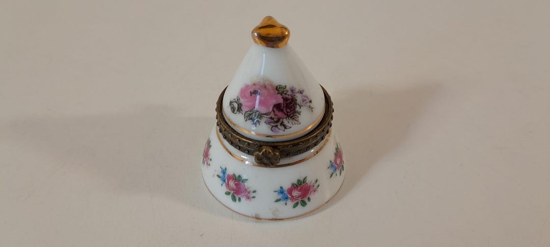 P## Collectable Vintage French Porcelain Pill Box / Trinket Box ...