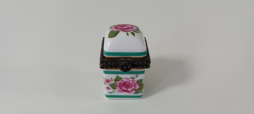 Collectable Vintage French Porcelain Pill Box / Trinket Box / French ...