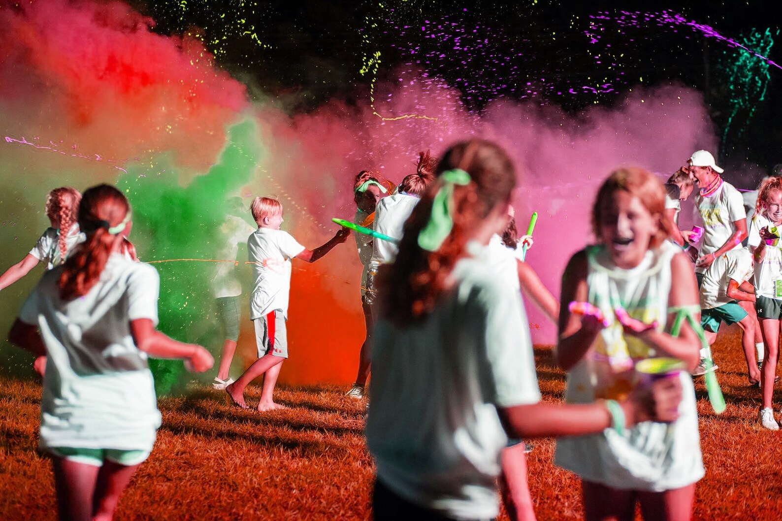 BLACKLIGHT PARTY PAINT - Splash Party, Color Run, Blacklight Glow Party ...