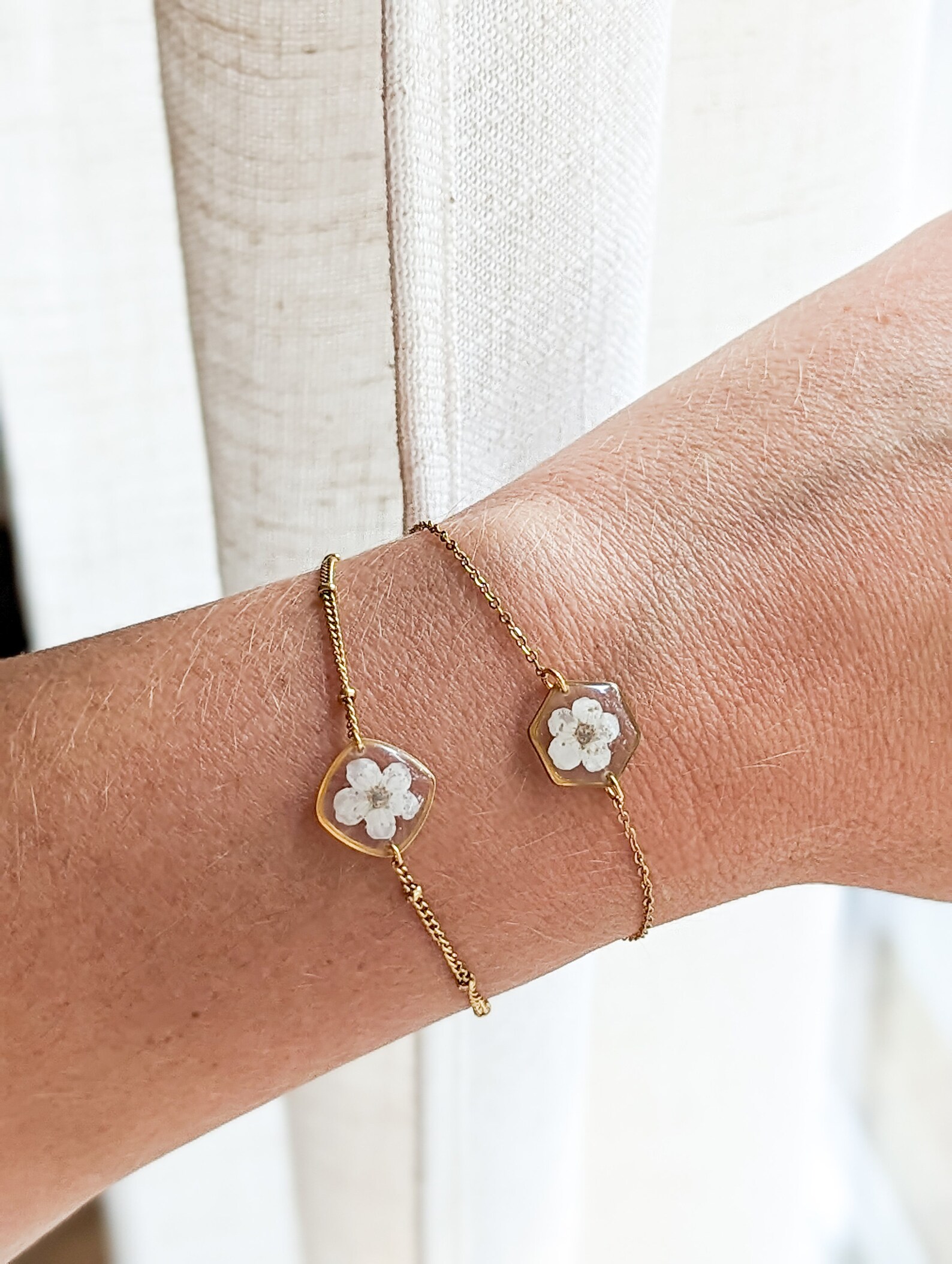 Dainty Gold Pressed White Flower, Fine Chain Bracelet Gold Plated ...