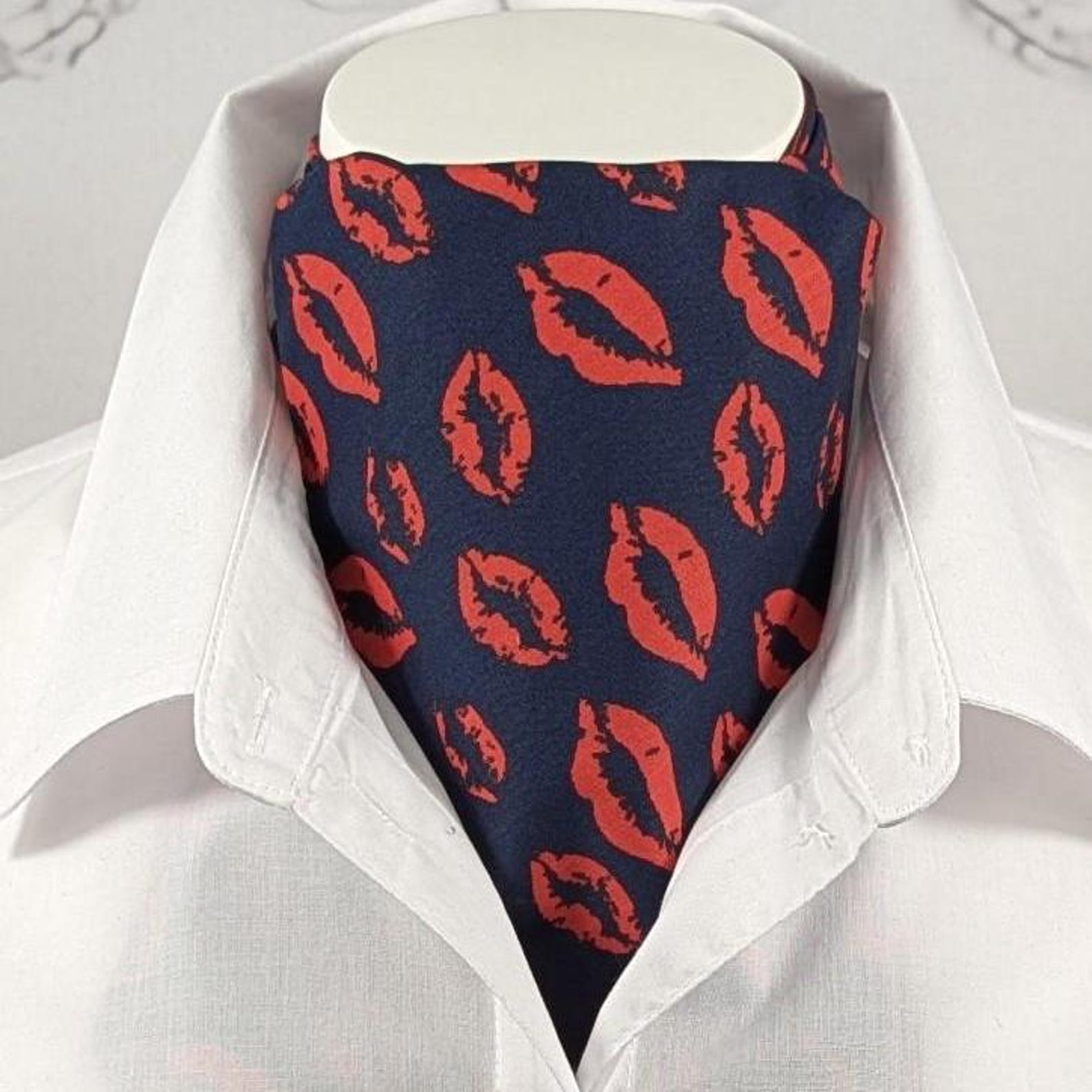 Mens Necktie Ascot With Kisses/hearts Print, Cravat for Celebration, High Quality Cotton ...