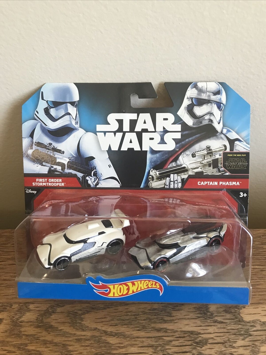 Hot Wheels Star Wars First Order Stormtrooper & Captain Phasma New ...