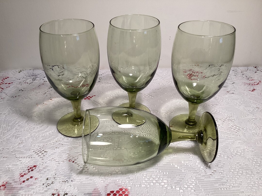 Vintage Set of 4 Light Green Water / Tea Goblets - Etsy