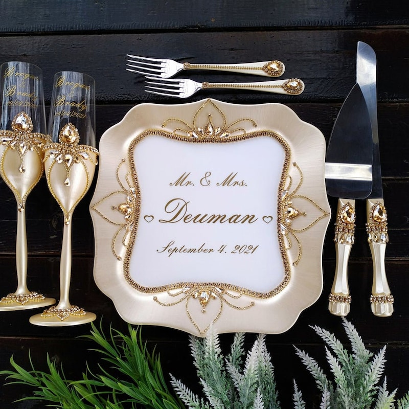 Wedding Cake Plate - Etsy