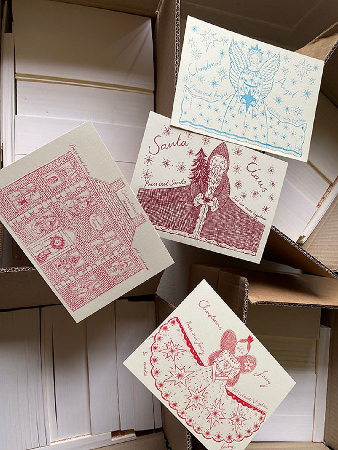 Pack of 8 Press Out Stand up Traditional Heritage Santa Greetings Cards ...