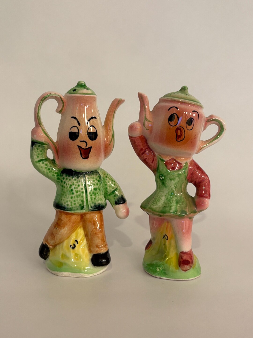 Vintage Anthropomorphic Dancing Coffee Pot and Tea Pot Salt and Pepper ...