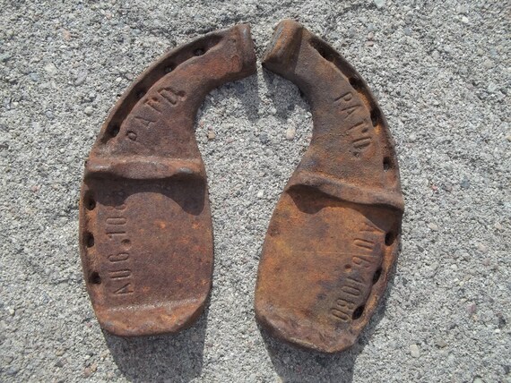 2 Ox Oxshoes Oxen Shoes or Cues Cast Iron Metal Historic - Etsy