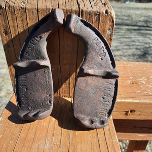 2 Ox Oxshoes Oxen Shoes or Cues Cast Iron Metal Historic Oregon Trail ...