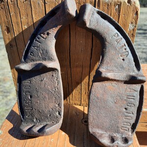 2 Ox Oxshoes Oxen Shoes or Cues Cast Iron Metal Historic Oregon Trail ...