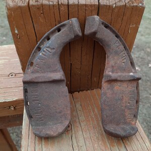 2 Ox Oxshoes Oxen Shoes or Cues Cast Iron Metal Historic Oregon Trail ...
