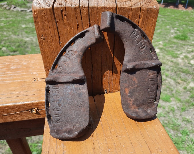 2 Ox Oxshoes Oxen Shoes or Cues Cast Iron Metal Historic - Etsy