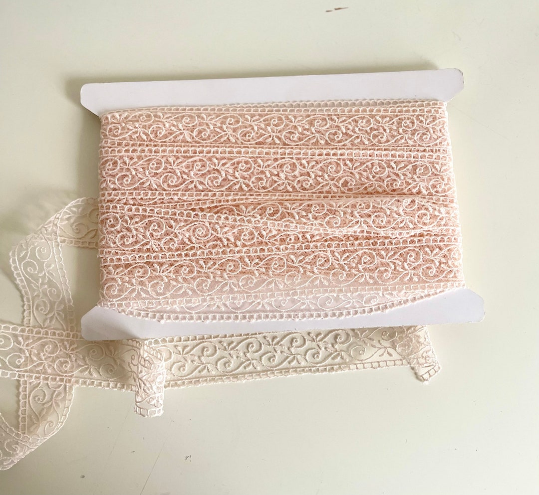 Lace Between Two, Embroidered Lace, Scalloped Lace, 33 Mm Lace. - Etsy