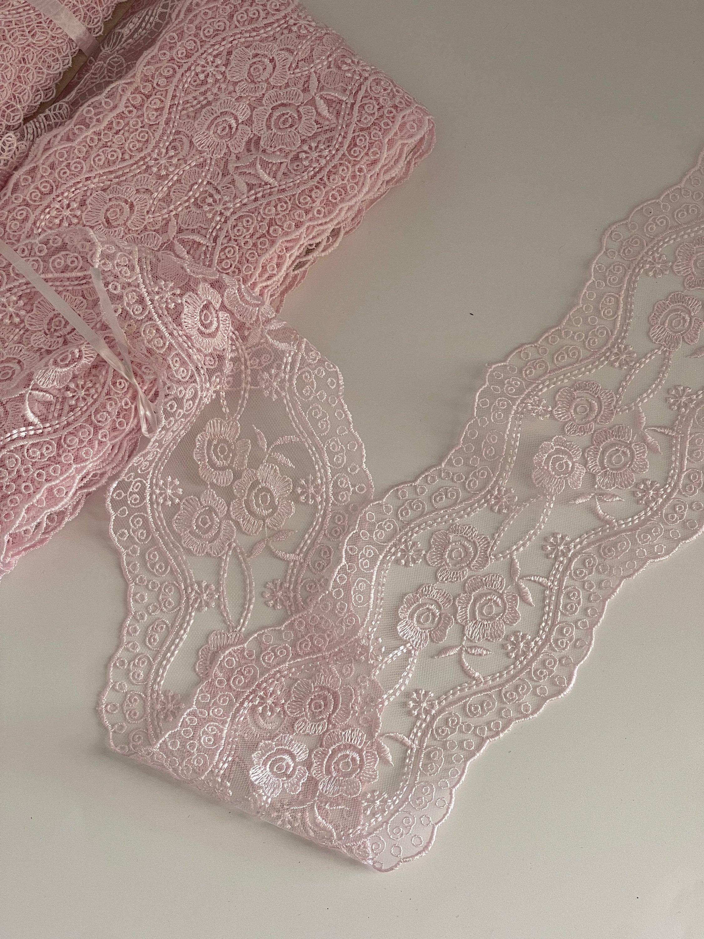 Pastel Pink Scalloped Embroidered Lace Double-sided Scalloped Lace ...