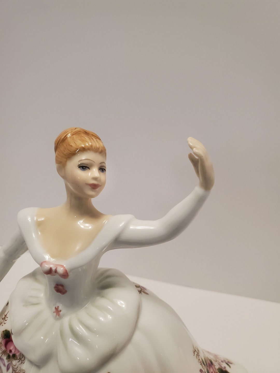 Royal Doulton Lady Figurine Shirley HN 2702 Signed Artist 1984 Lavender ...
