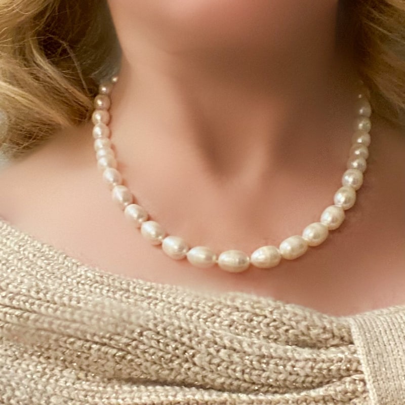Oval Pearl Necklace - Etsy